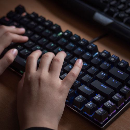 คีย์บอร์ด ISO vs ANSI แตกต่างกันอย่างไร